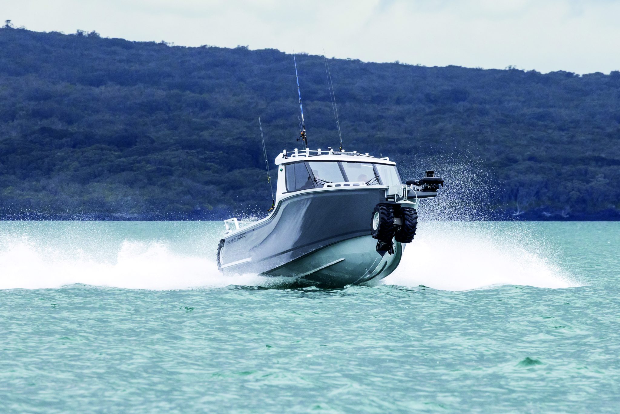 Innovision IV7000 Amphibious - Boating New Zealand