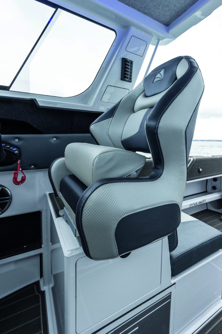 Innovision IV7000 Amphibious - Boating New Zealand