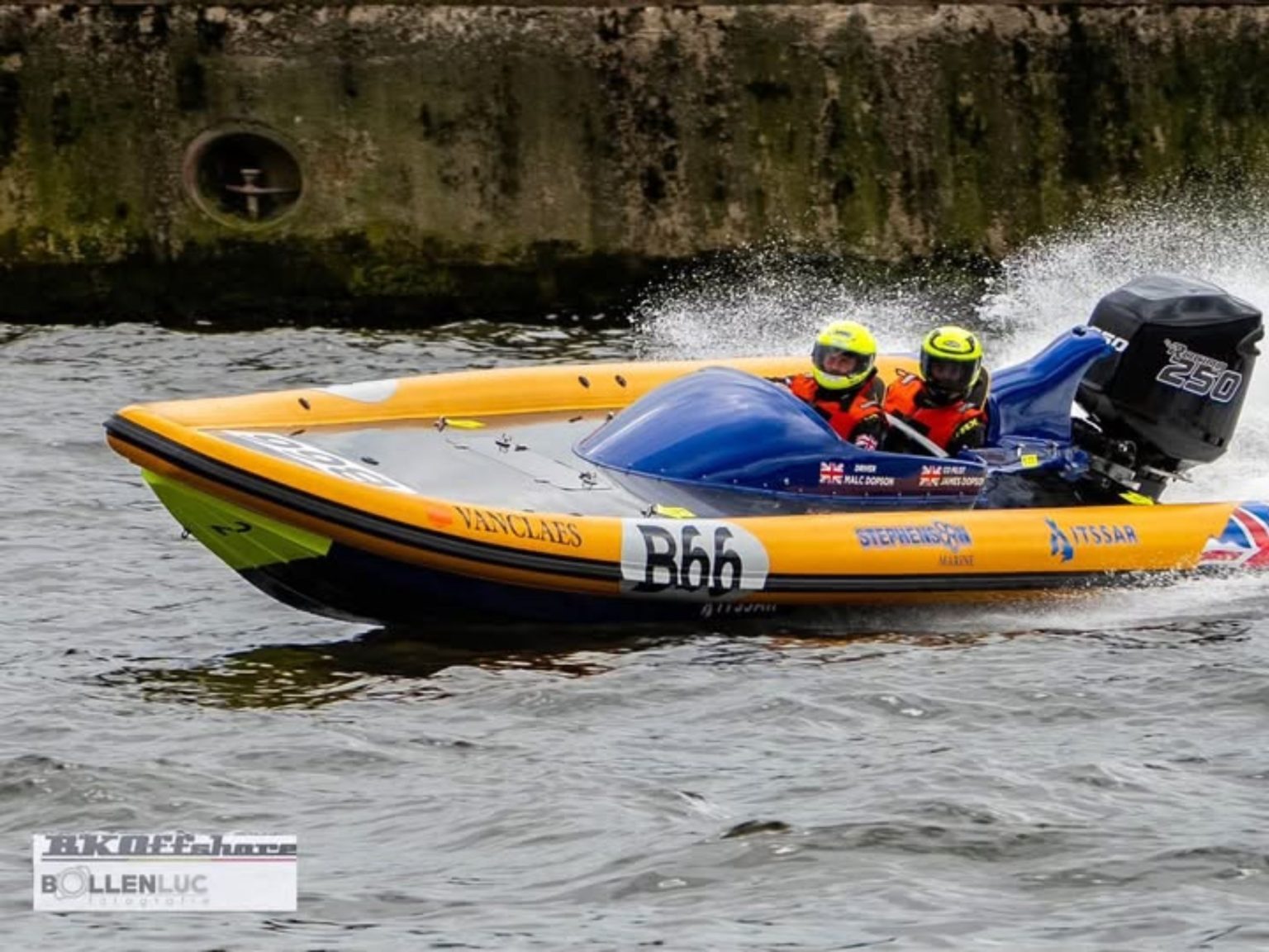 Cowes Torquay Cowes offshore powerboat race: timeless endurance ...