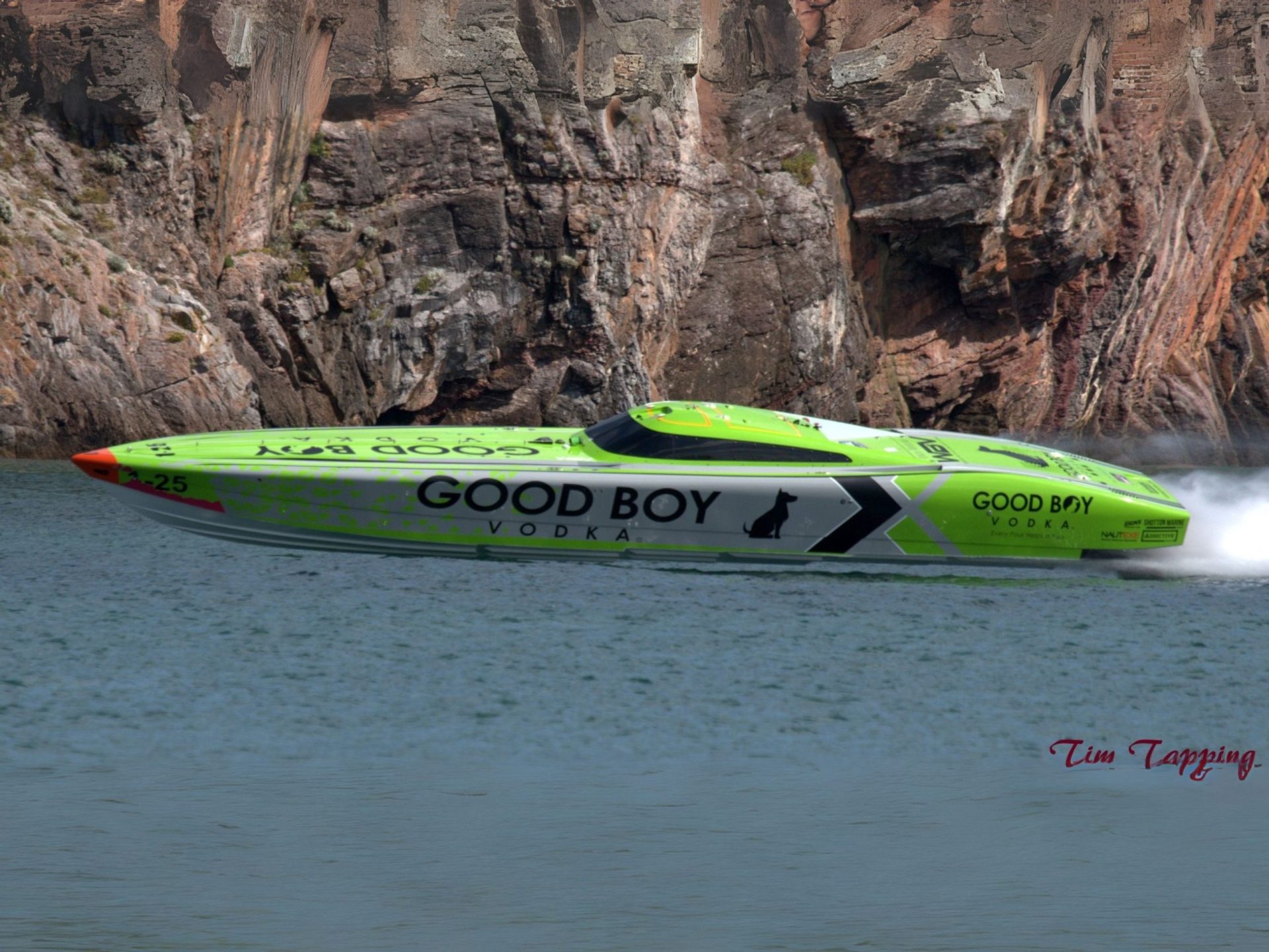 Cowes Torquay Cowes Offshore Powerboat Race 2025: Good Boy Vodka claims ...