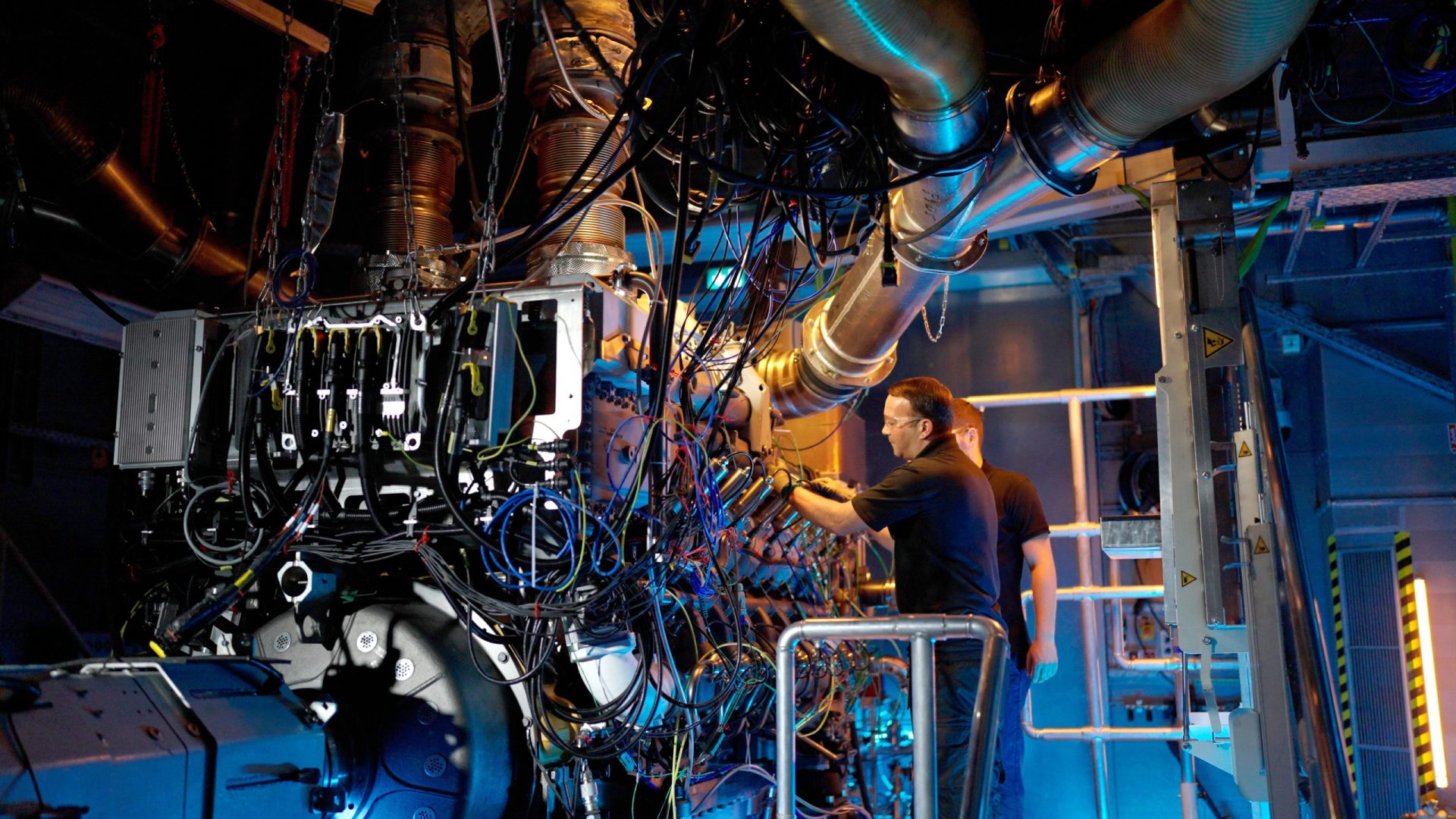 Rolls-Royce tests world’s first pure methanol marine engine - Boating ...