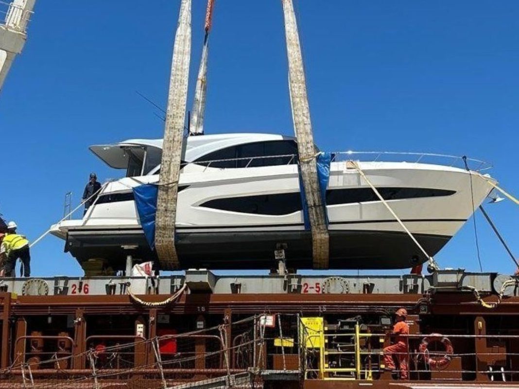 First Riviera 4300 Sports Express touches down in New Zealand - Boating ...