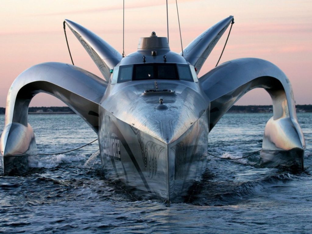 Wave-piercing hulls and the Kiwi cat that redefined offshore ...