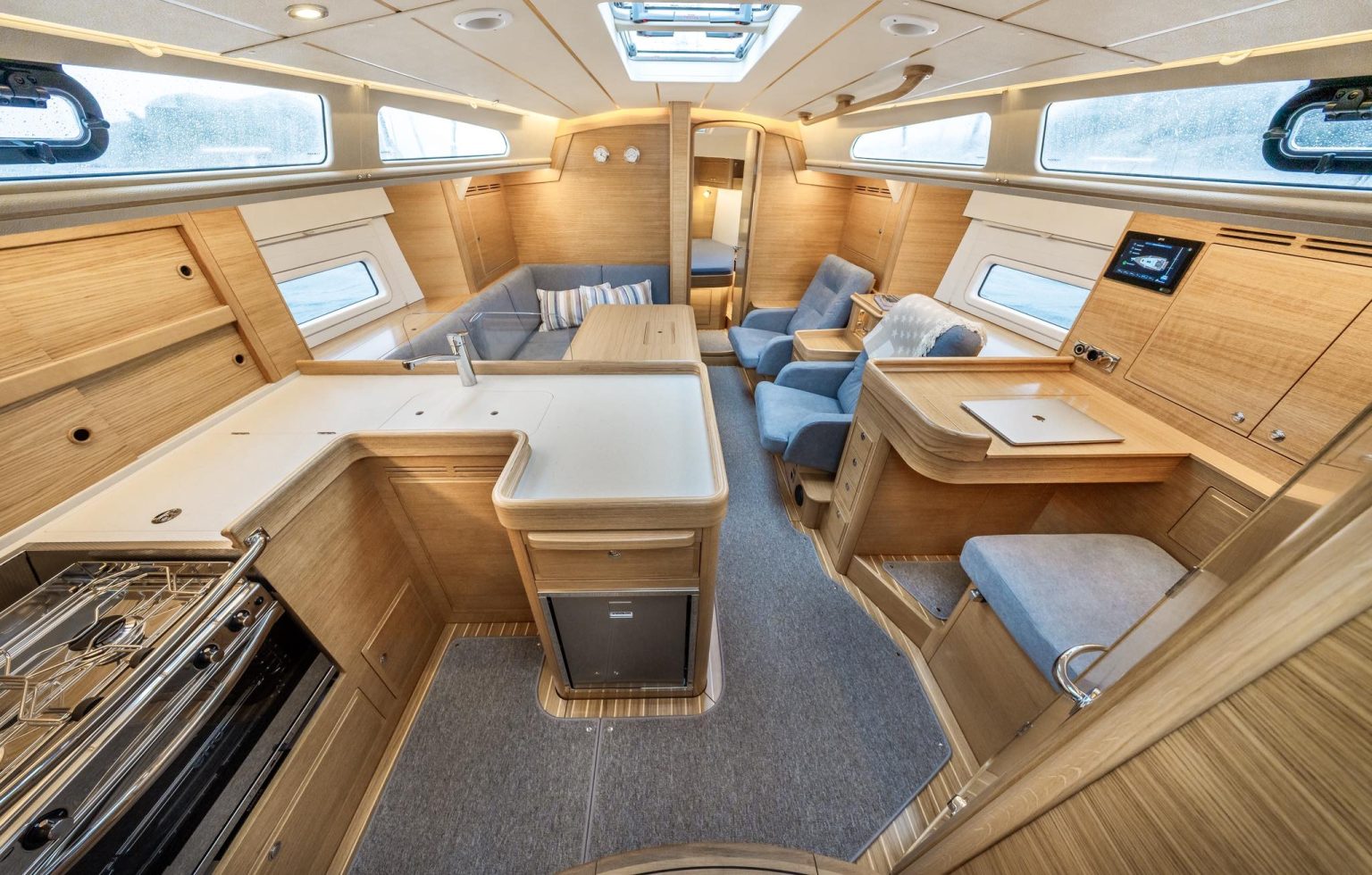 boot Düsseldorf 2026: Hallberg-Rassy 370 unveiled as new offshore ...