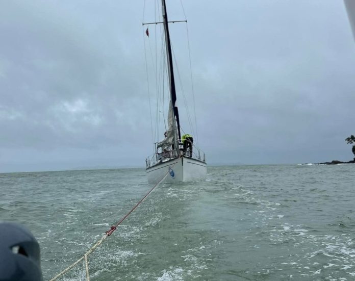 When it mattered: The safety of Graeme Francis and Robbery - Boating ...